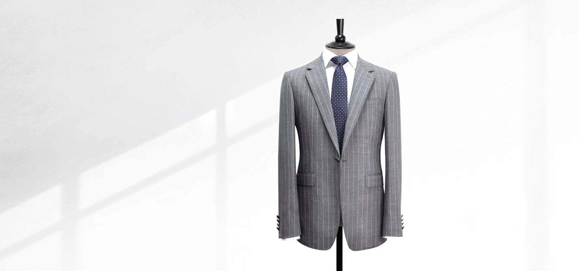 VOKJJ Style Guide: How to Choose the Right Suit Lapel